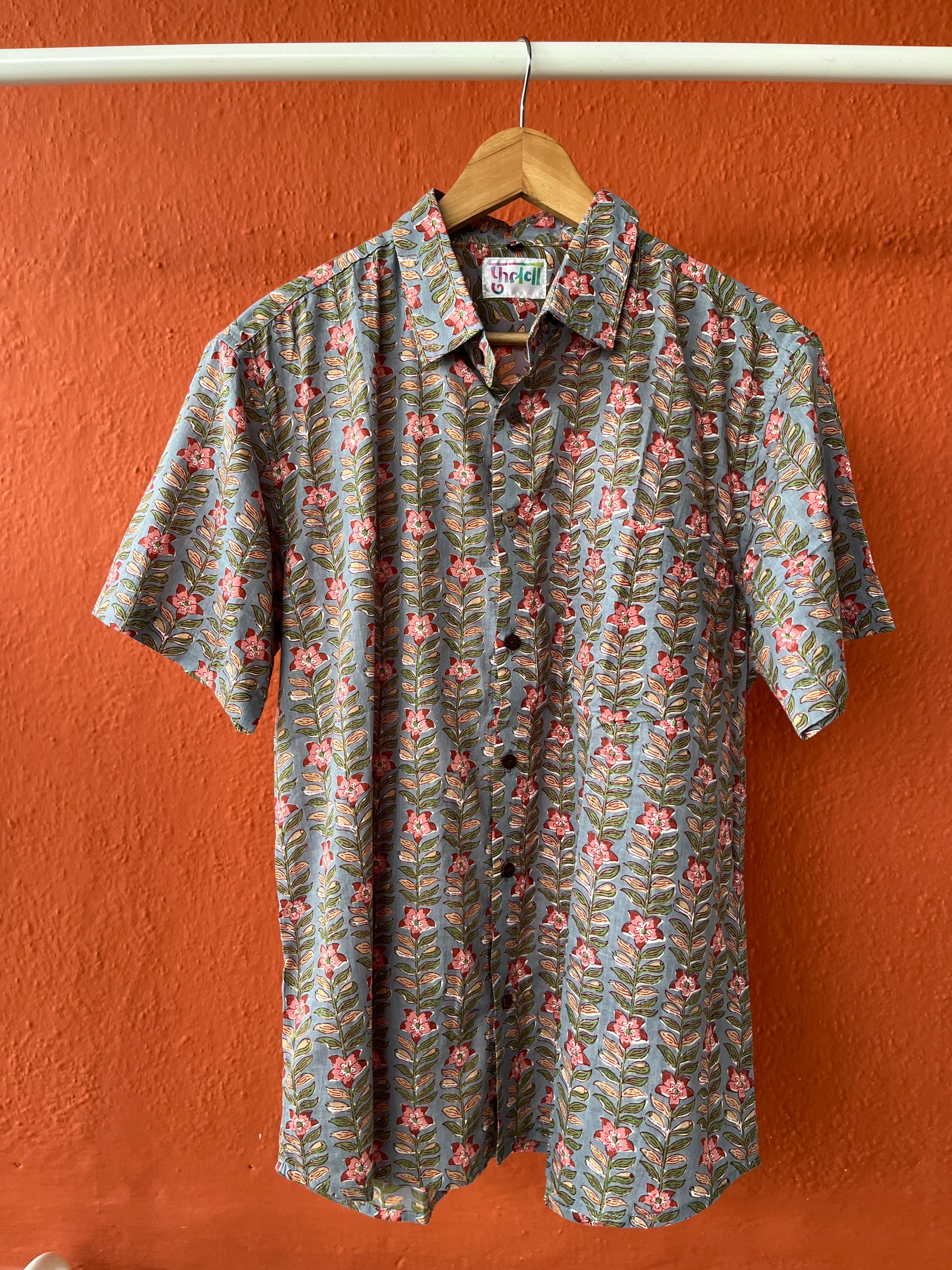 Premium Hand Bags & Accessories with a simplistic design approach ...