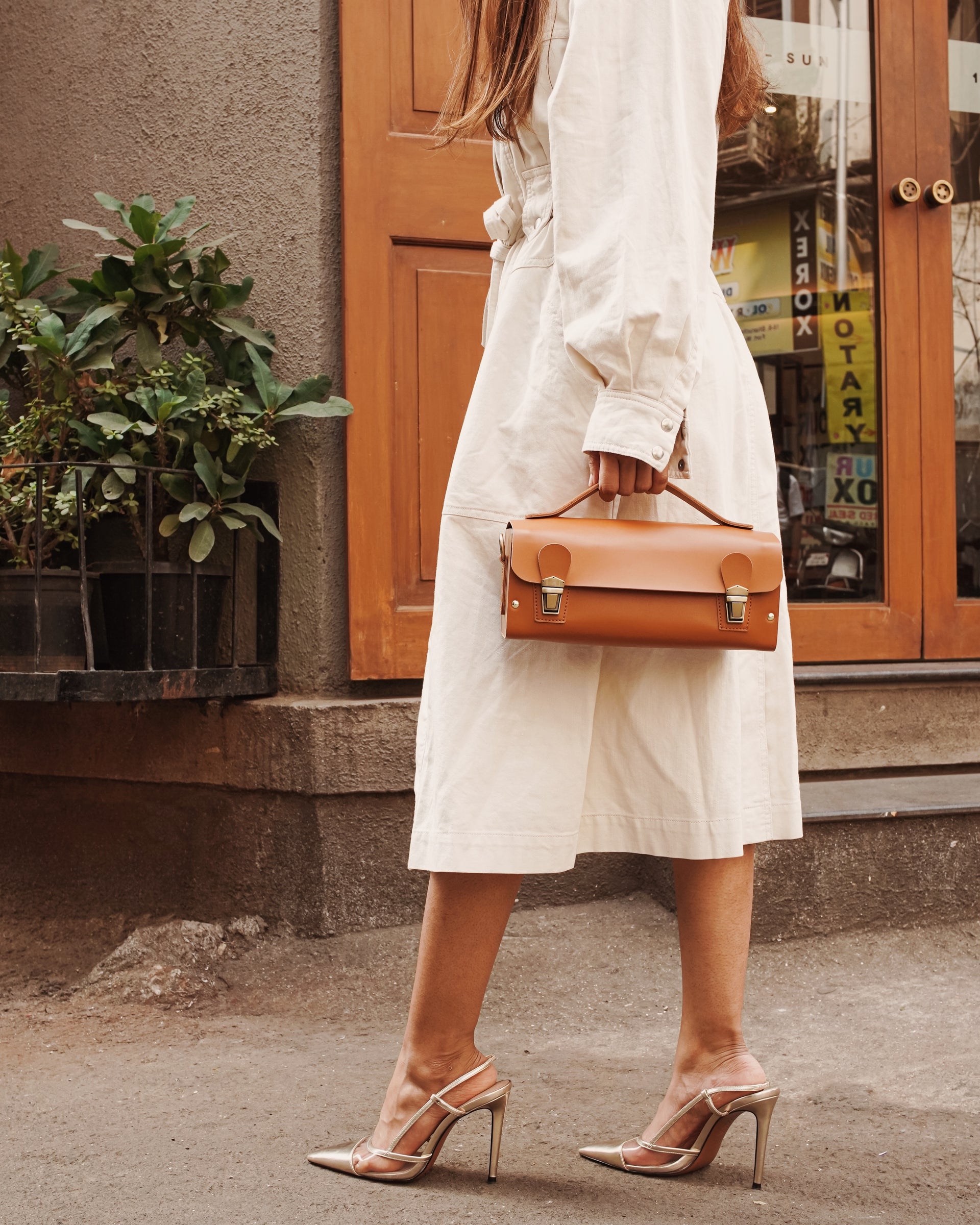 Premium Hand Bags & Accessories with a simplistic design approach ...