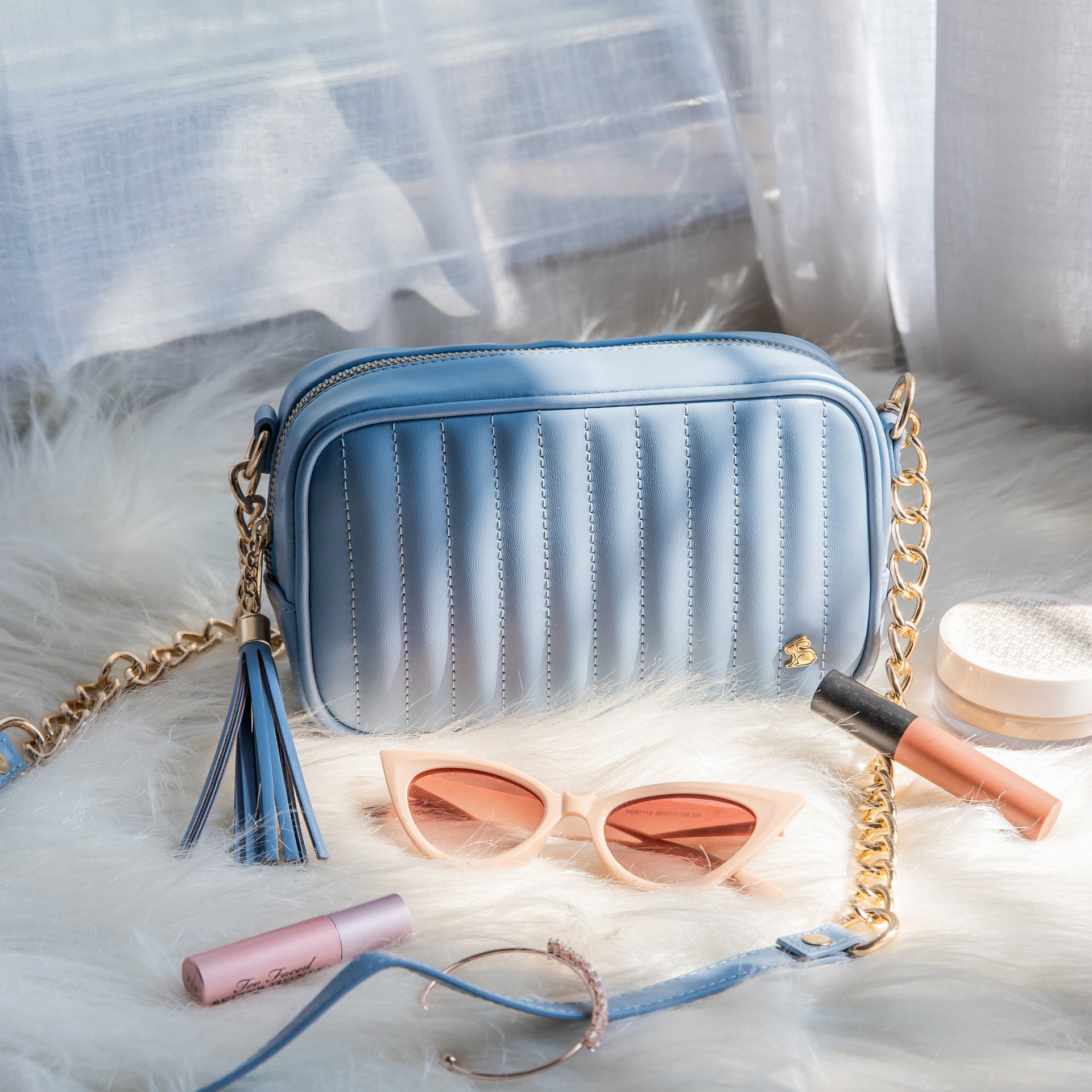 Premium Hand Bags & Accessories with a simplistic design approach ...