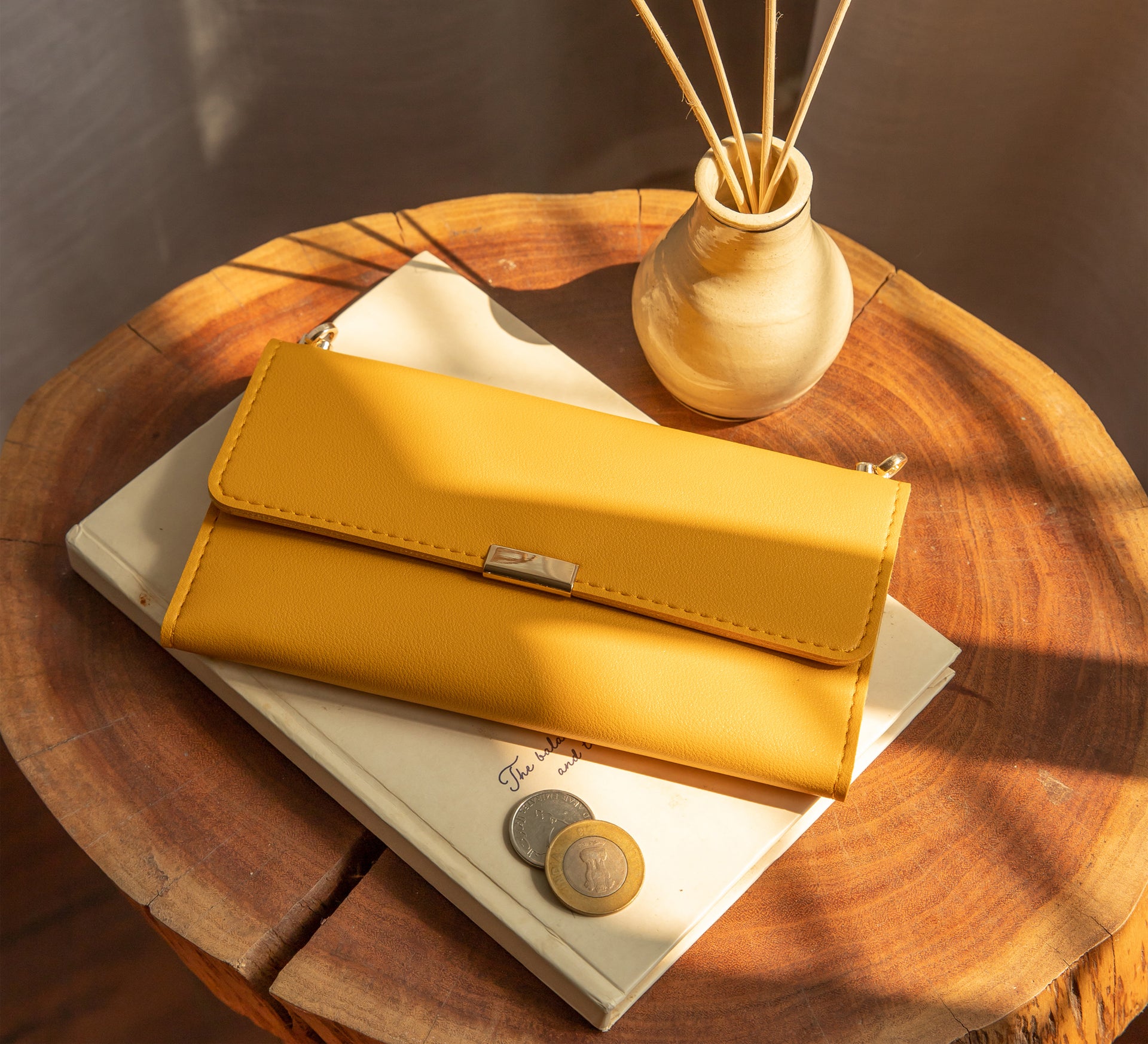 Premium Hand Bags & Accessories with a simplistic design approach ...